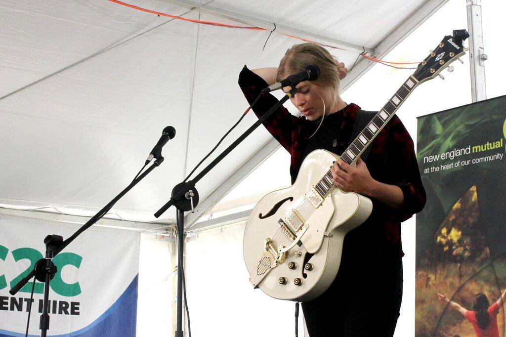 Georgia Smith performing 7pm in the Armidale Mall 16th Dec 2016 ...